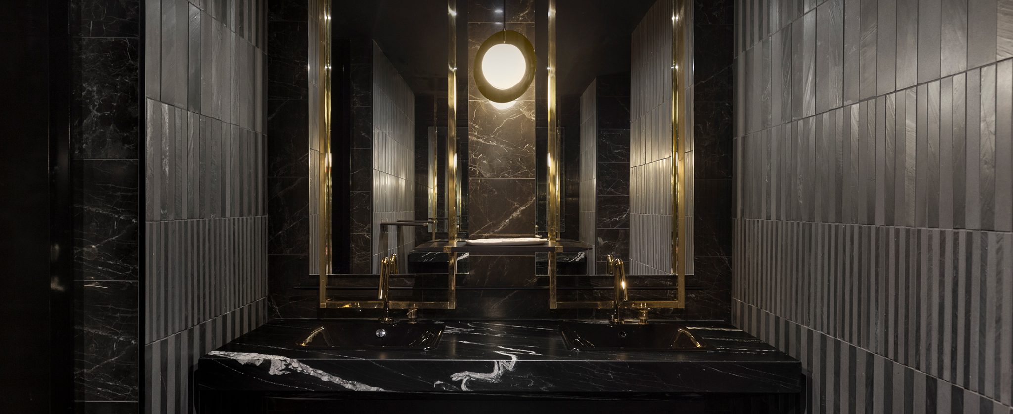 Decoración del Akira Back en Toronto, Canadá - Despacho Contract