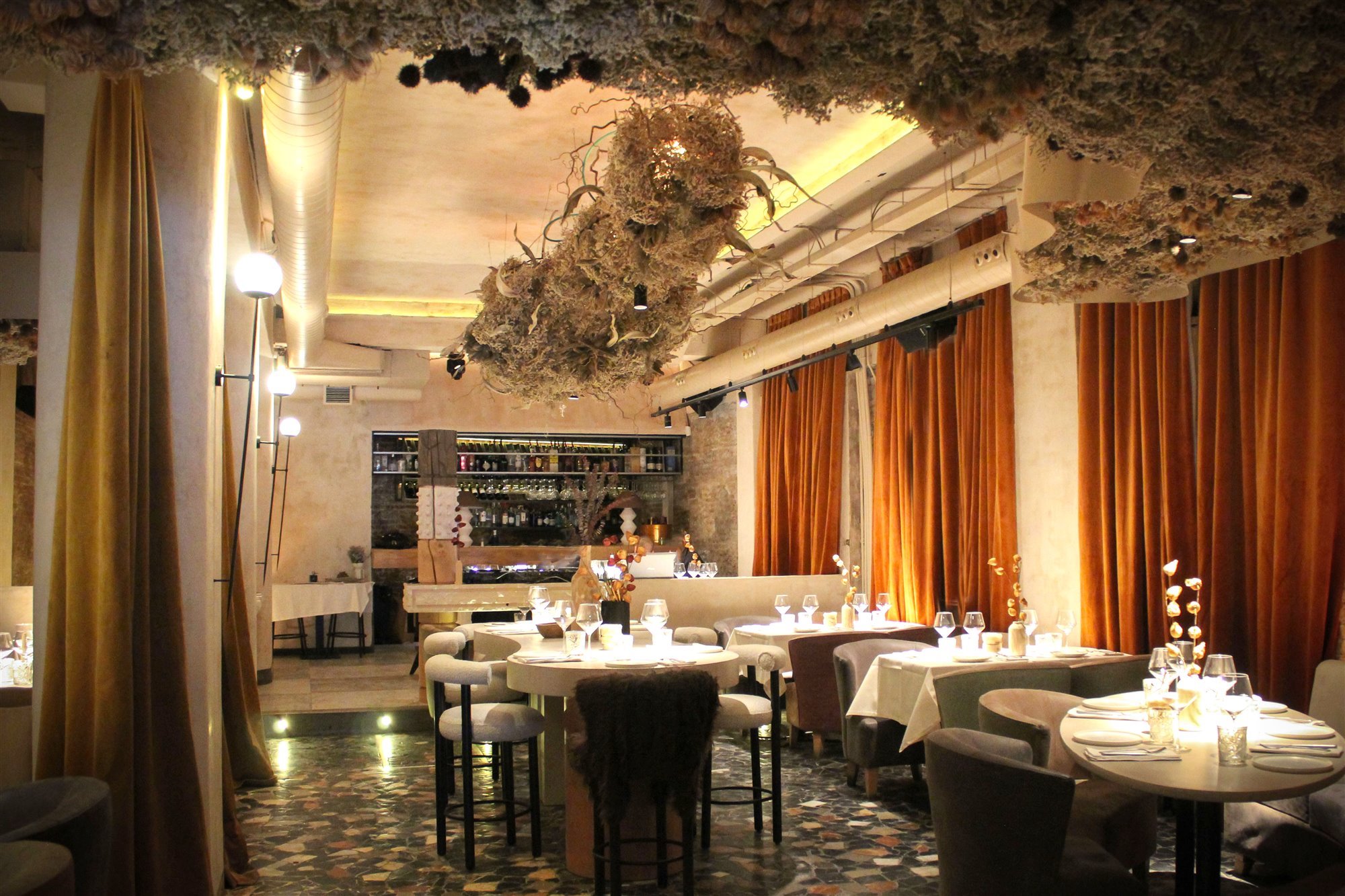 Ritual, restaurante con diseño orgánico y natural en Madrid